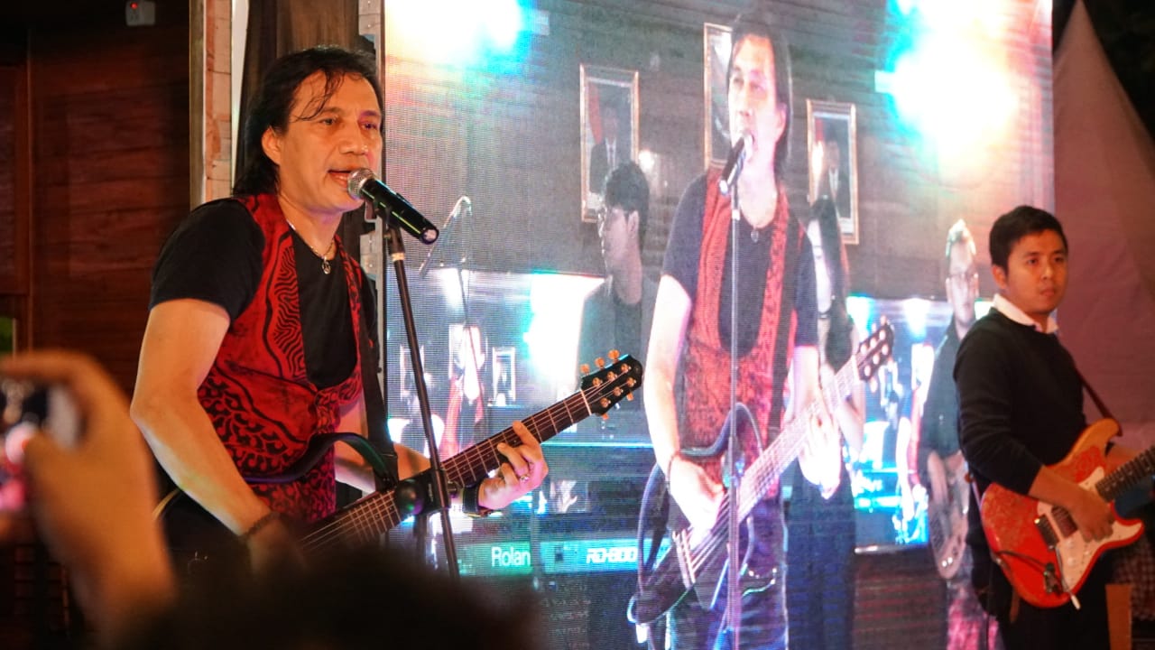 Katon Bagaskara Meriahkan Malam Puncak HUT PT RMU | Headline.co.id