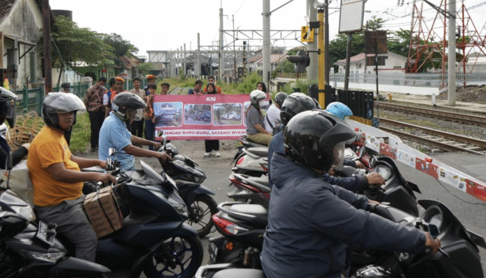 Frekuensi Kereta Api Meningkat saat Libur Waisak, KAI Daop 6 Yogyakarta Imbau Warga Waspada di ...